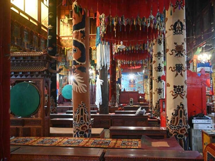 Ragya Monastery, also known as "Yulong Ragya Monastery,"