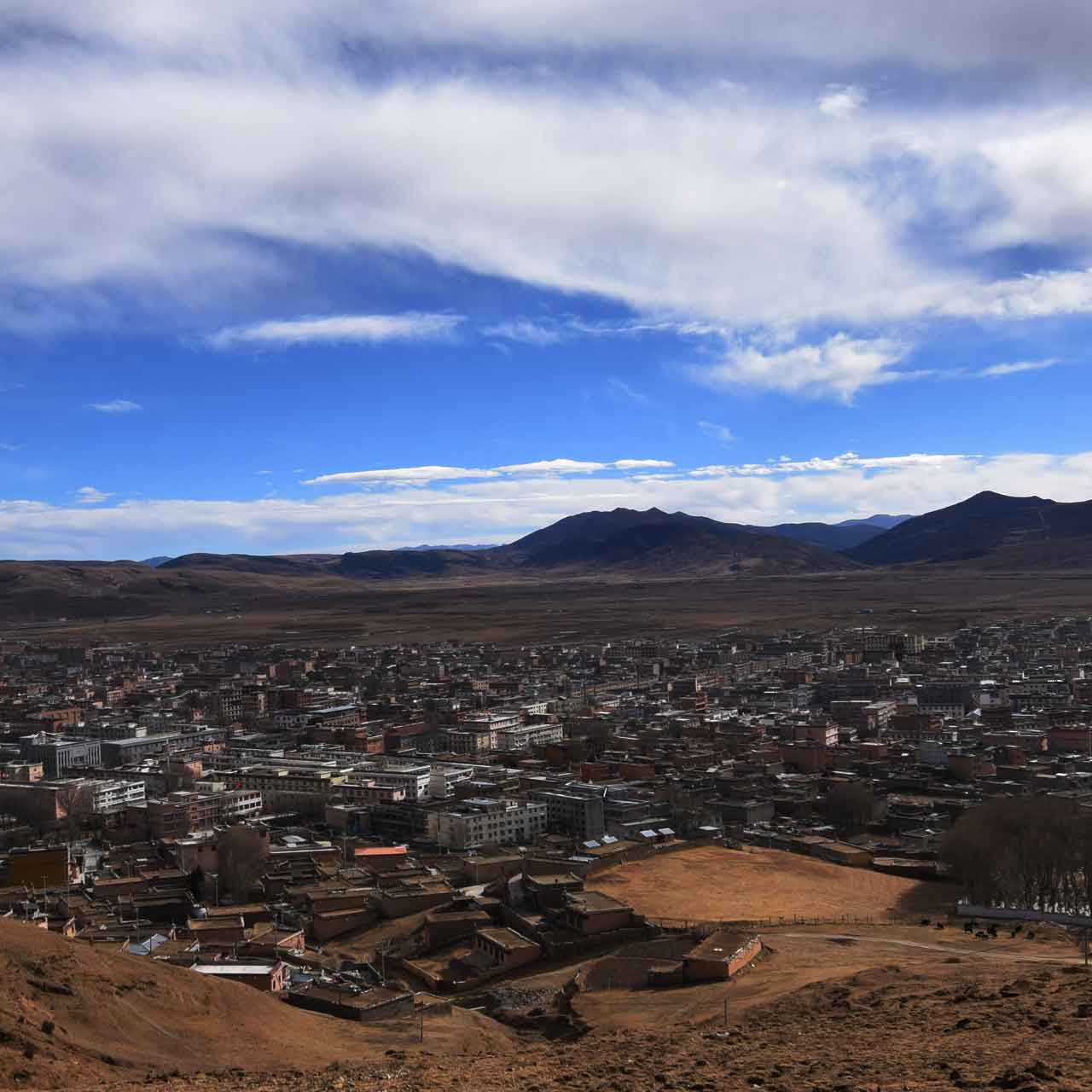 Litang county lcoation, transporation, hotels, and travel information