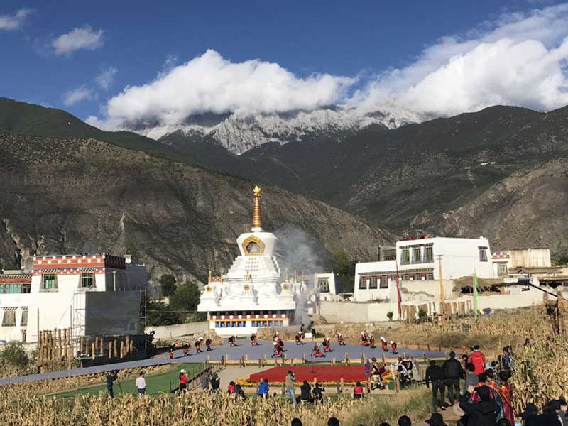 Xiangcheng County, Accommodation, Location, Travel Information